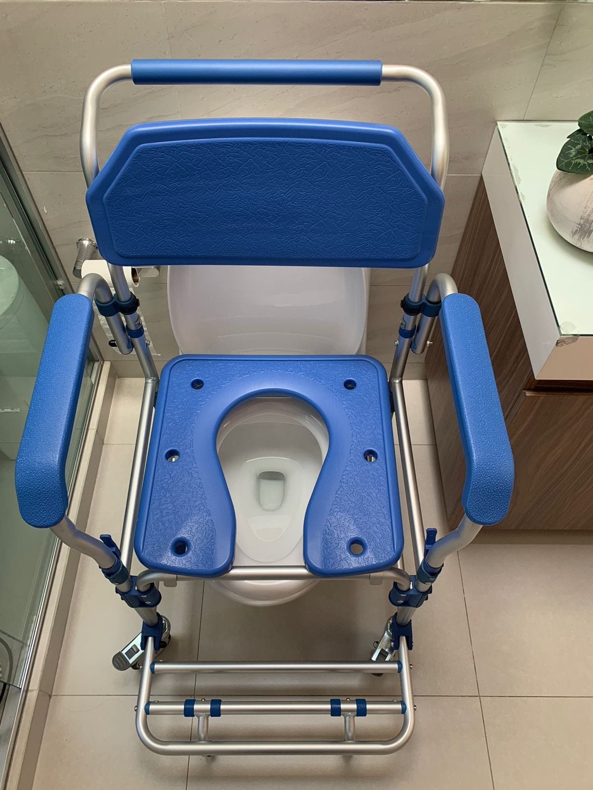 Rigid shower and toilet chair - CLASP