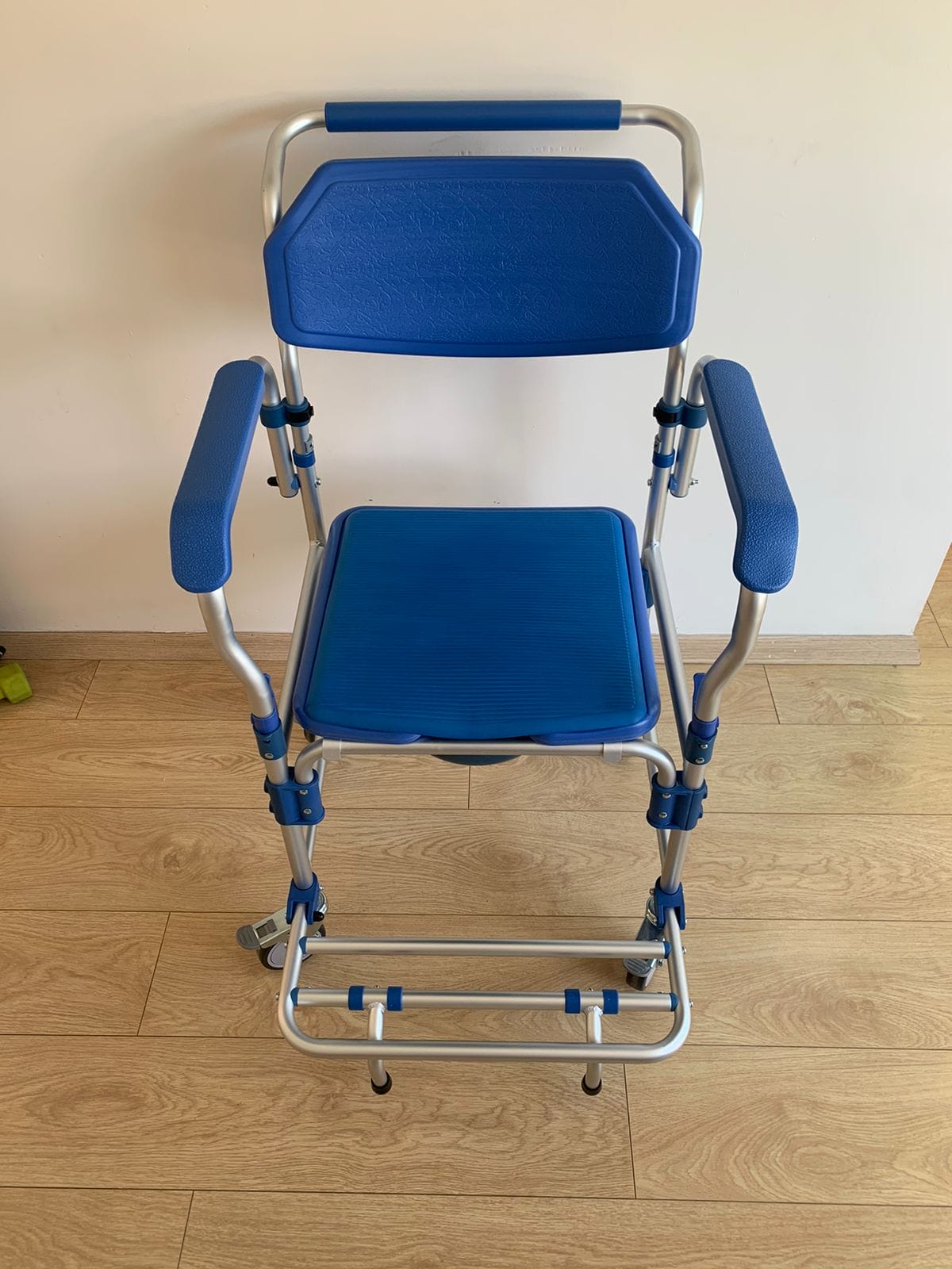 Rigid shower and toilet chair - CLASP