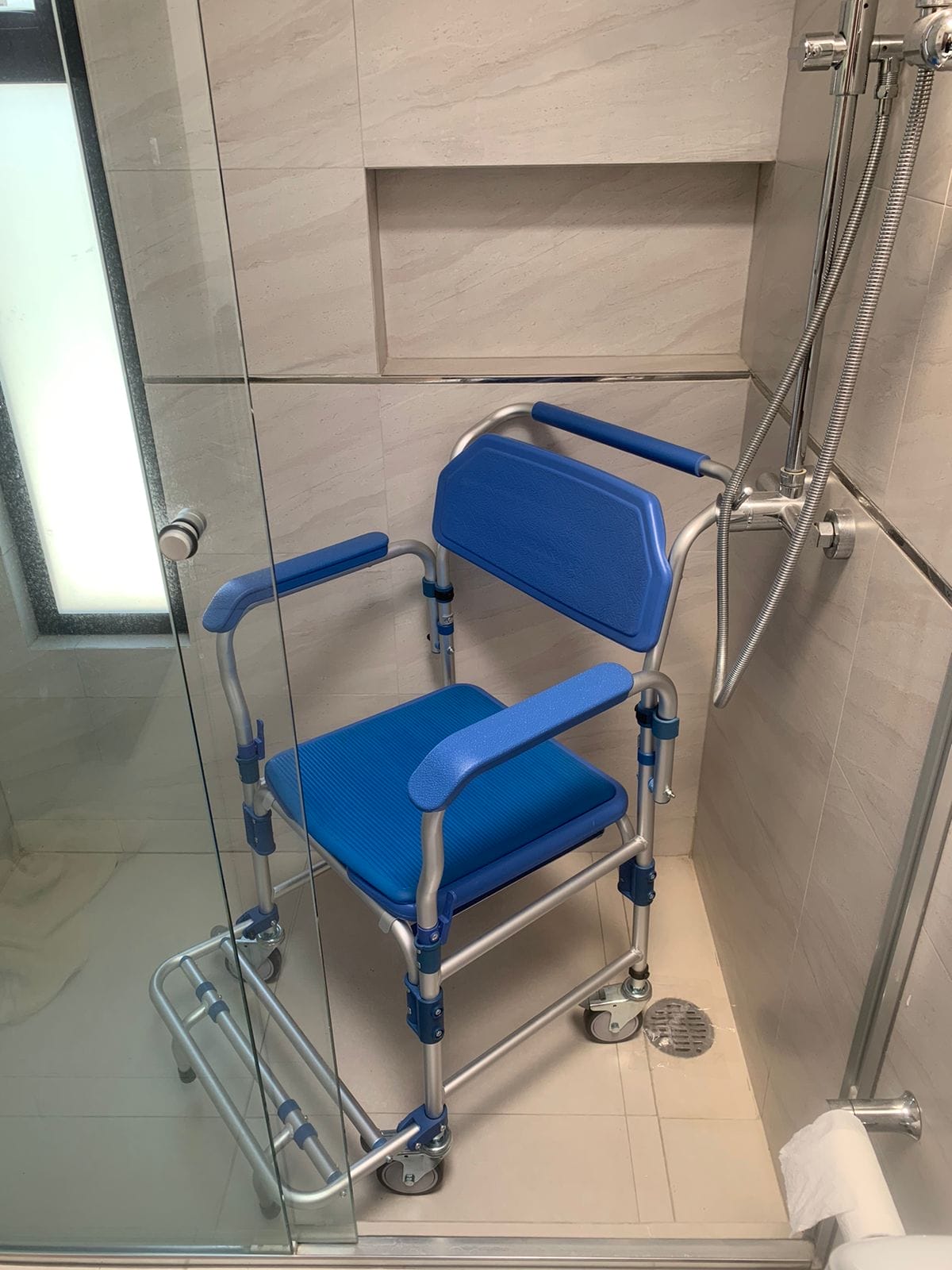 Rigid shower and toilet chair - CLASP